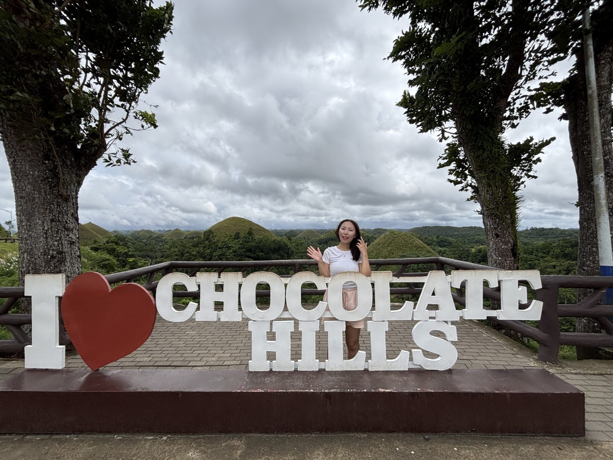 Visit Chocolate Hills: Bohol’s Top Attraction - CSPナビ
